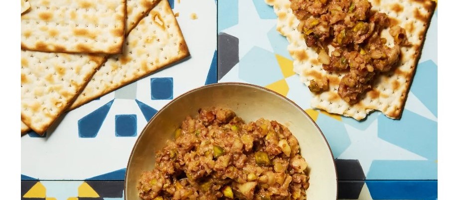 Top 12 Passover Recipes From Around the World | Judaica Webstore Blog