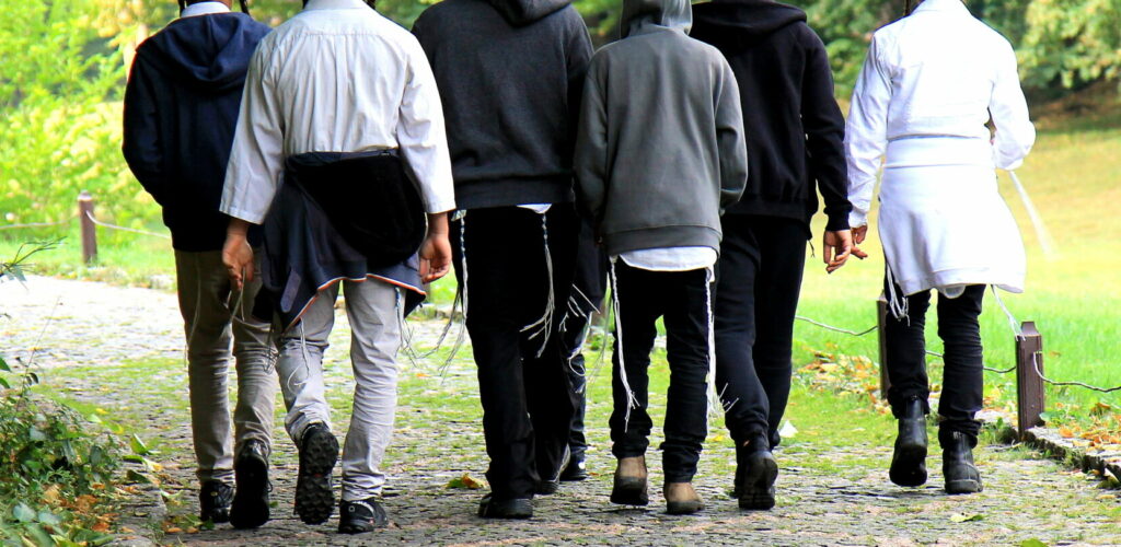 Wearing Tzitzit: the Tallit Katan | Judaica Webstore Blog