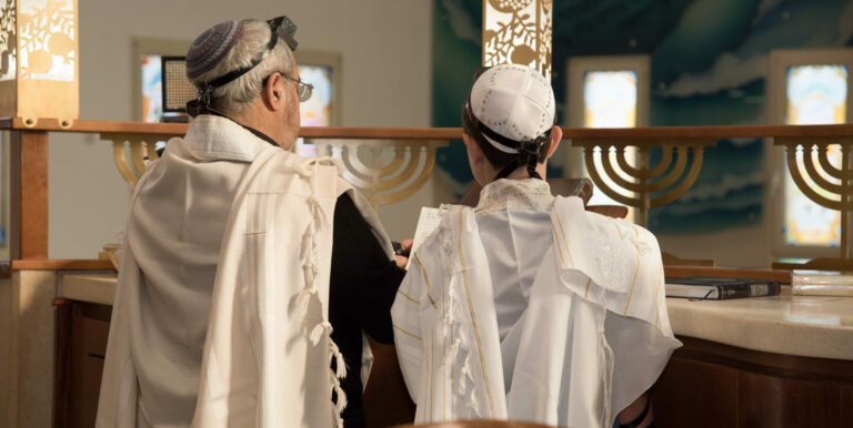 Wearing Tzitzit: the Tallit Katan | Judaica Webstore Blog